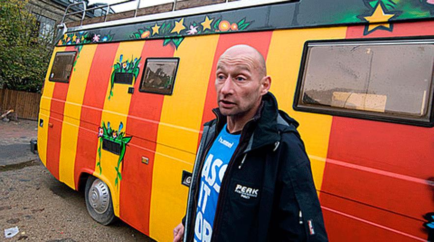 Kører fodboldtøj til børn i Gambia - Fagbladet3f