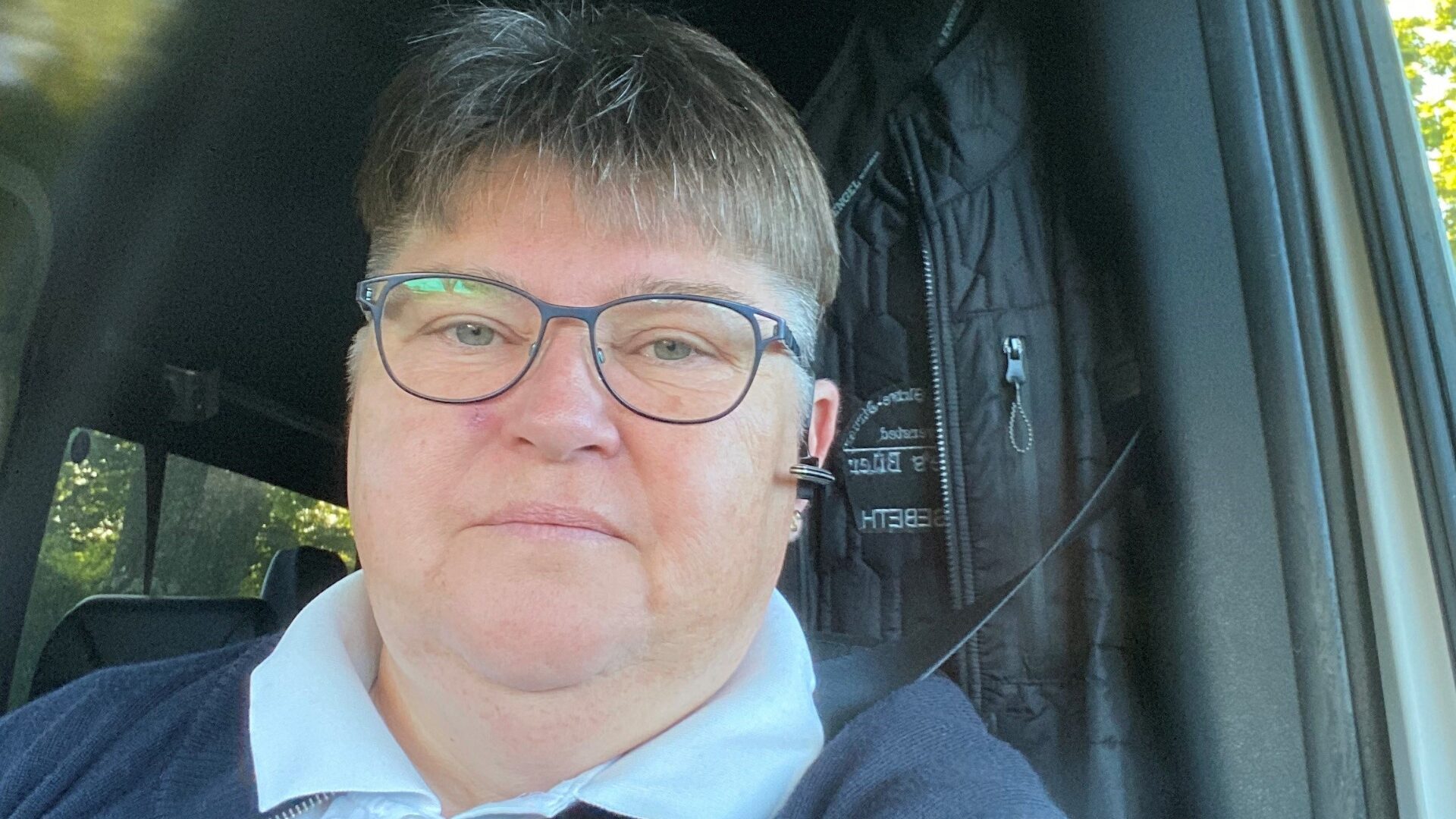 Ingen sikkerhed: Elsebeth frygter at blive kvalt med sin egen sele ...