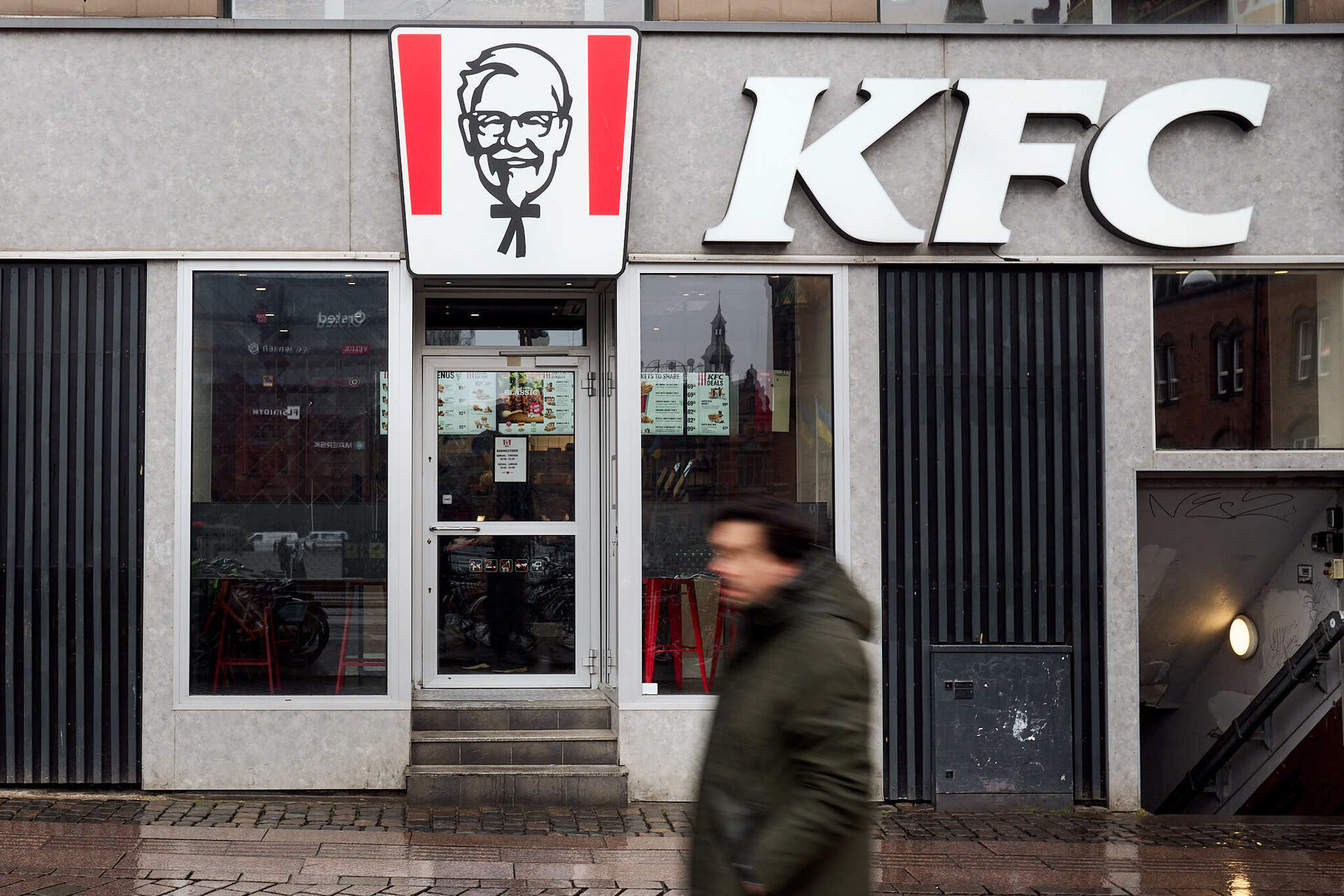 Alle danske KFC-restauranter lukket efter skandale - Fagbladet3f